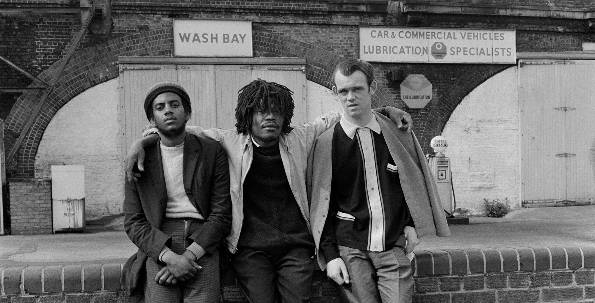 Street Scenes from the East End, 1950-1980: The Photography of Bandele ...